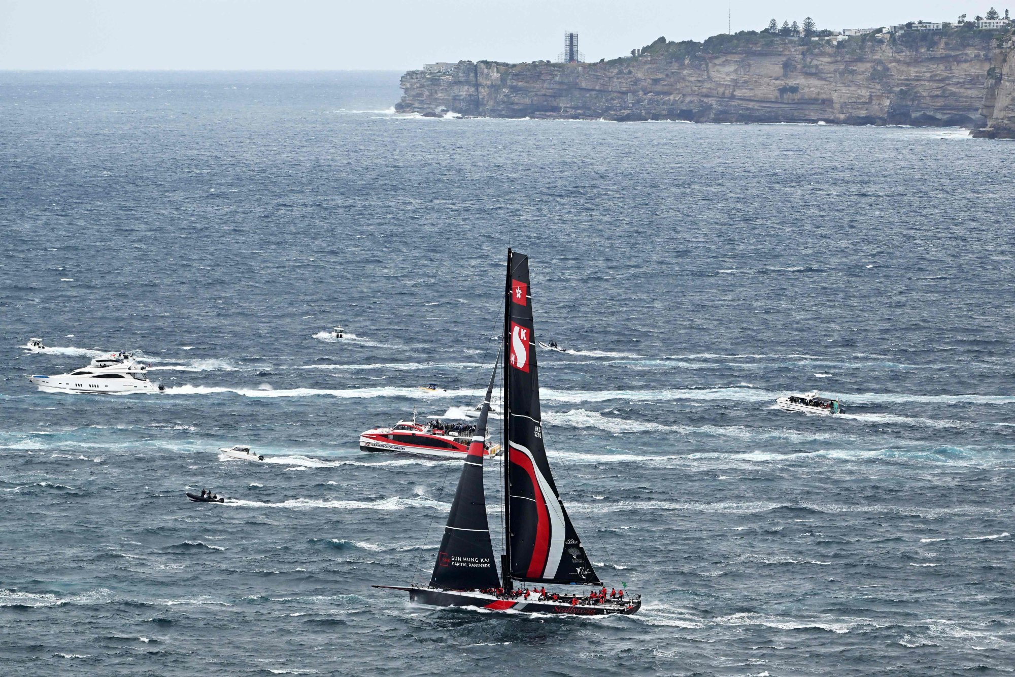Master Lock Comanche leads LawConnect in Sydney to Hobart race, with ...