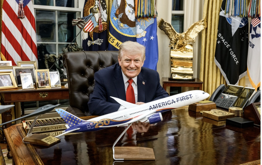 Beaming Trump really wants you to see his 'America 250' plane, one day ...