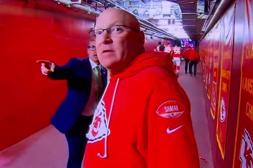 Chiefs staffer lays down law to Amazon Prime cameraman after Travis ...