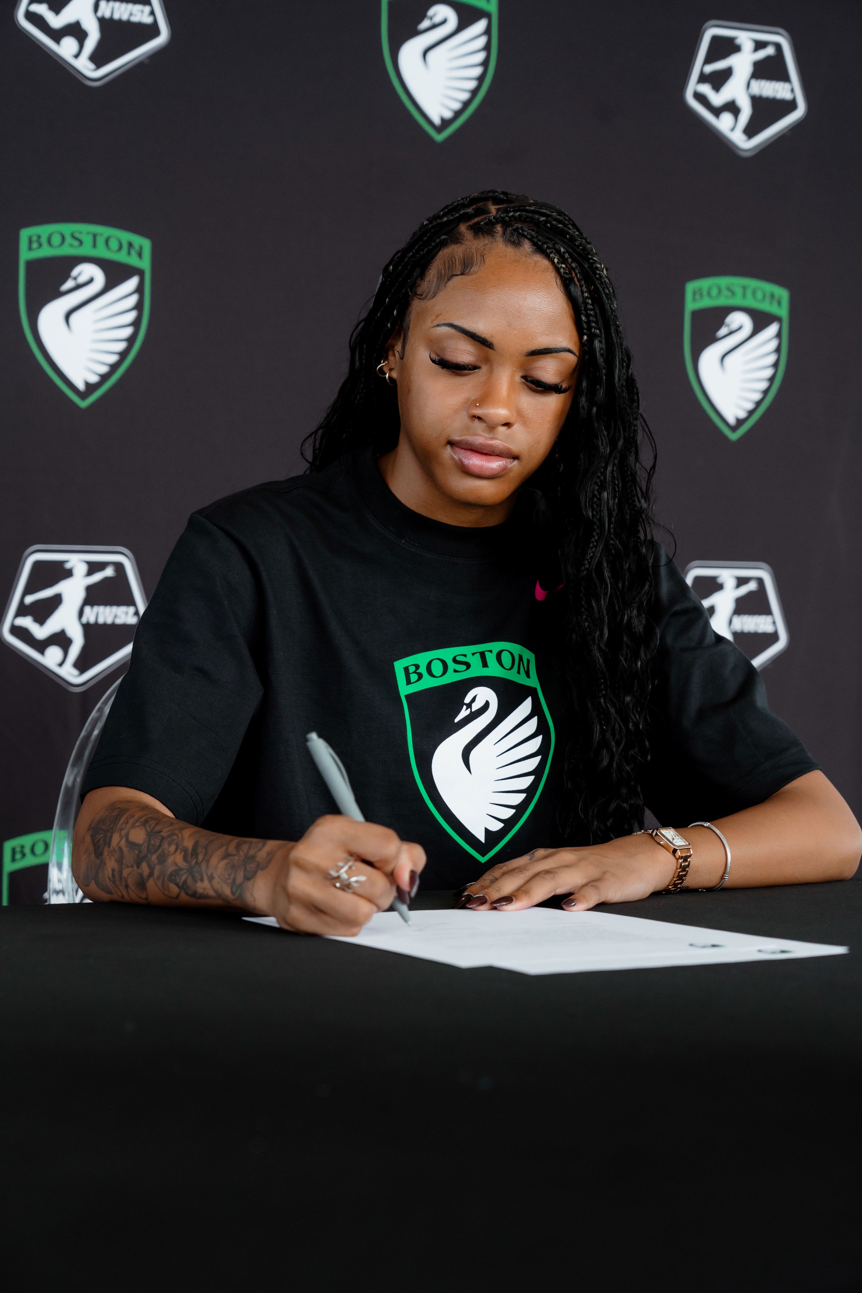 Amanda Allen signs with Boston Legacy FC in free agency
