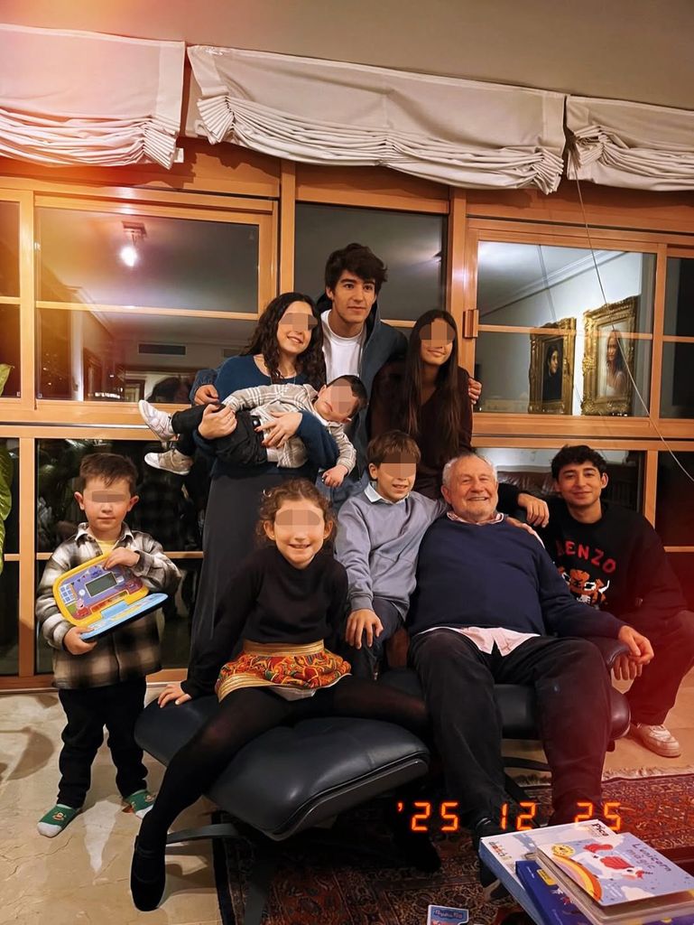 Nuria Roca reúne a sus padres por Navidad, 50 años después de su separación