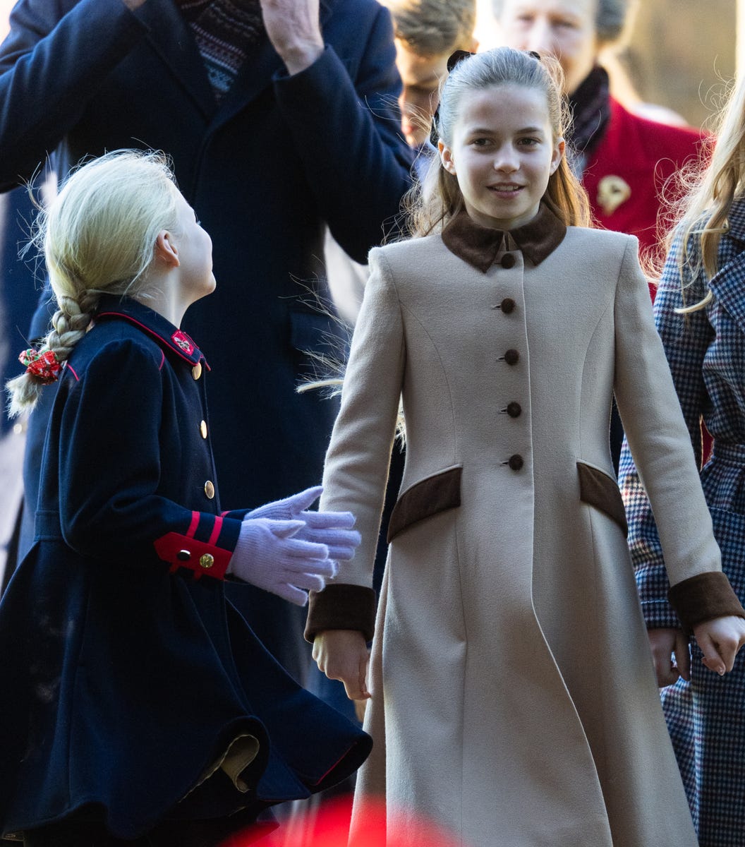 Princess Anne’s youngest granddaughter wears family-favorite coat on ...