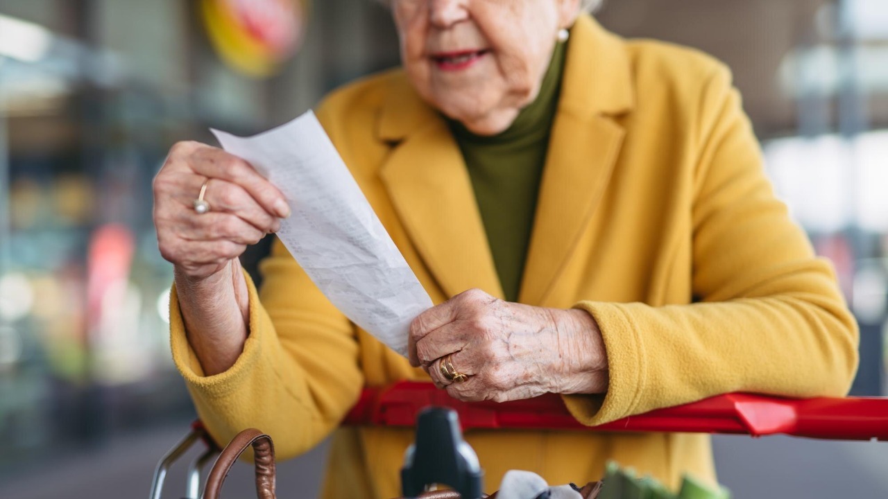 How the rich ditching globalization is making everyone else pay