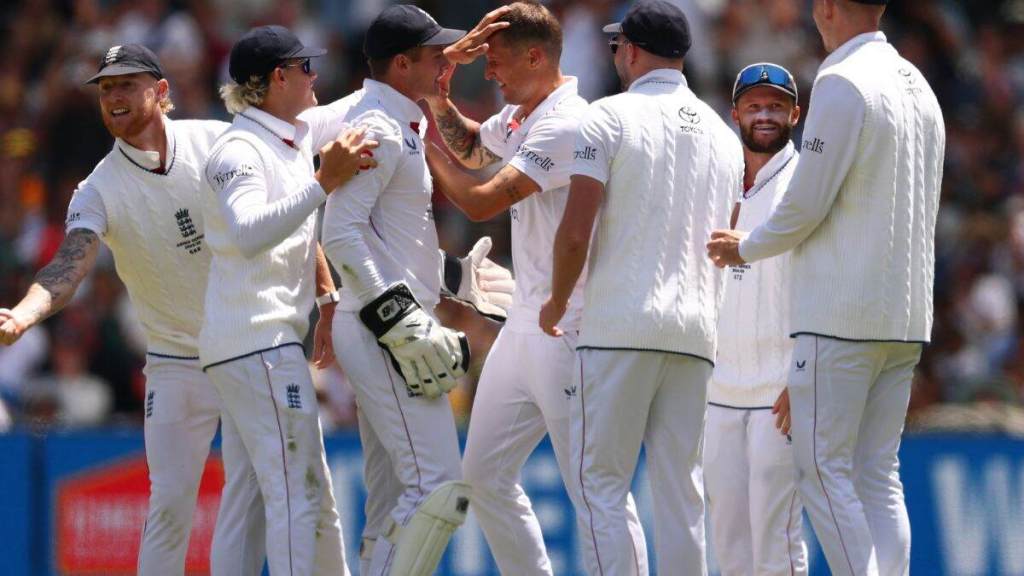 England players placed under curfew after Ashes drinking row: Report