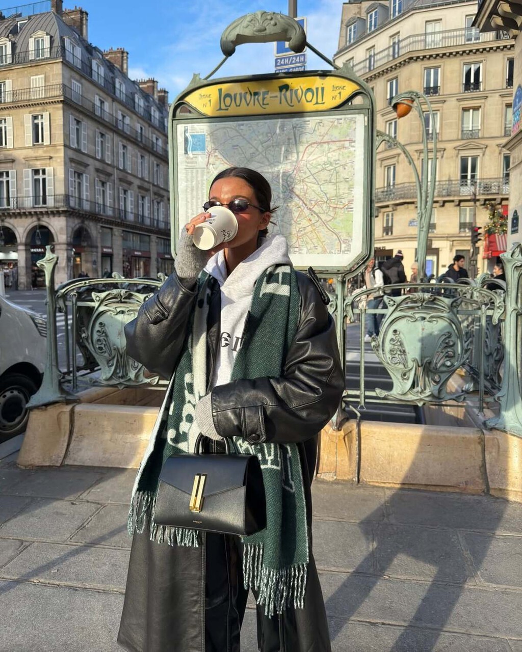 Las nuevas Adidas en color verde bosque que mejor combinan con vaqueros ...