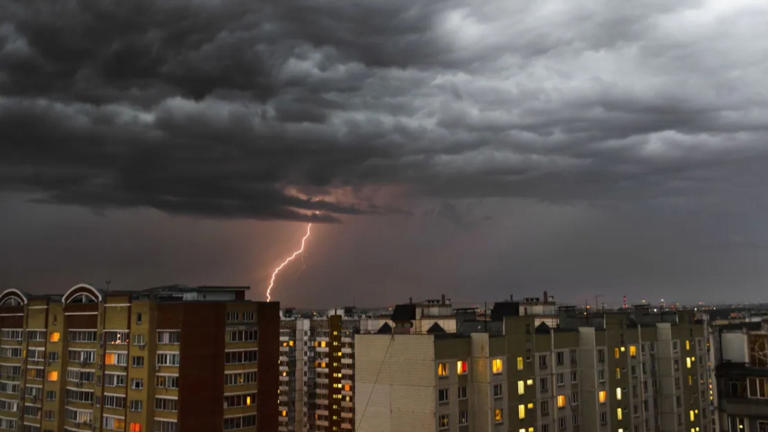 El cielo se partirá al medio y habrá tormentas eléctricas con granizo y ...