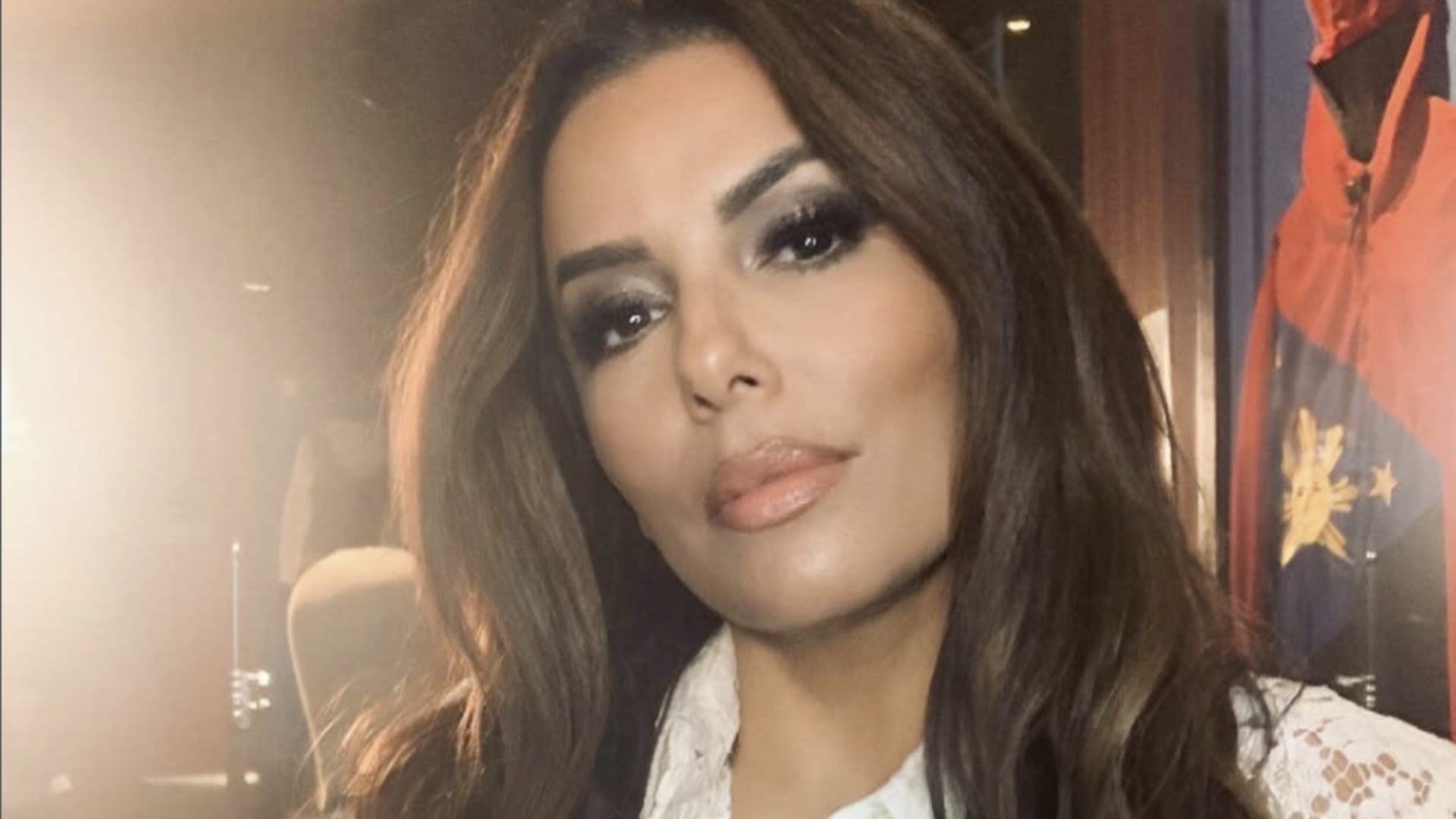 Eva Longoria yllättää 2000-luvun inspiroimalla lomalookilla