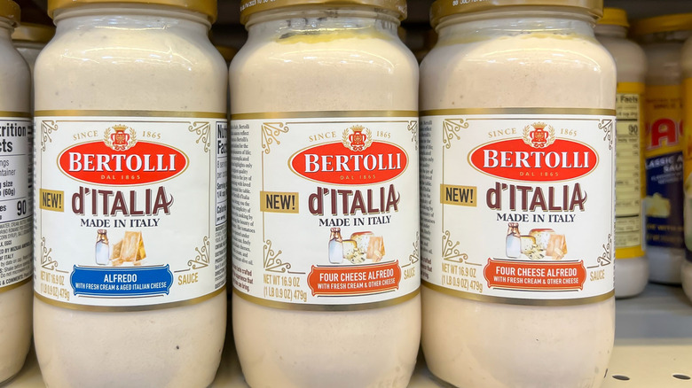 Store-bought Alfredo sauce hack: Add this ingredient for more flavor