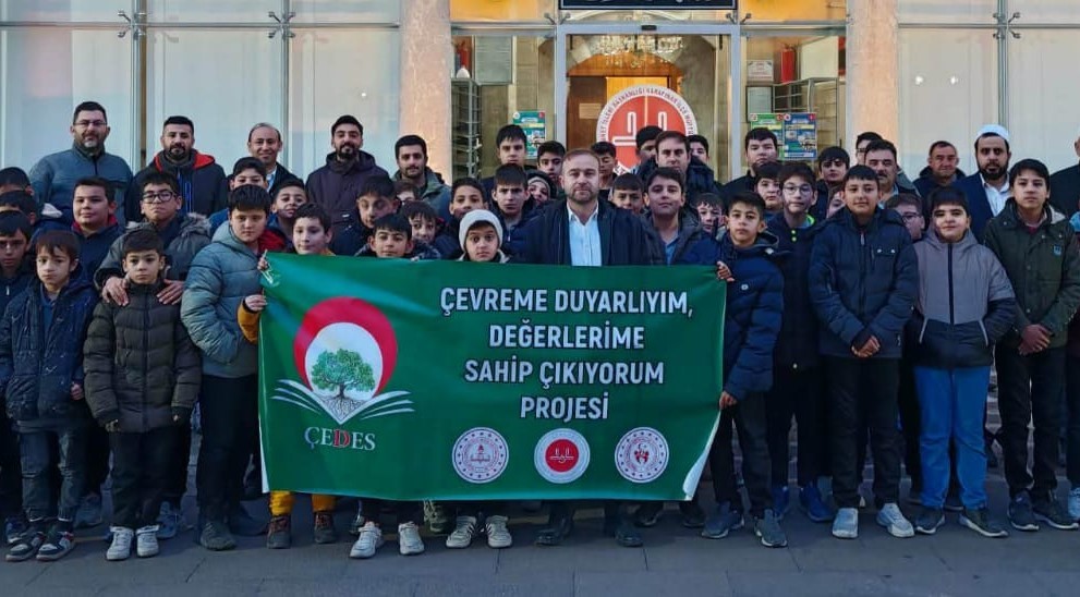 Karapınar’da öğrenciler sabah namazında buluştu