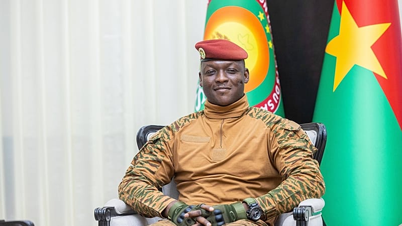 Burkina : au Mali, le capitaine Traoré nommé président de l'AES