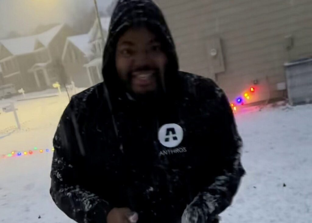 Florida man experiences snow for the first time