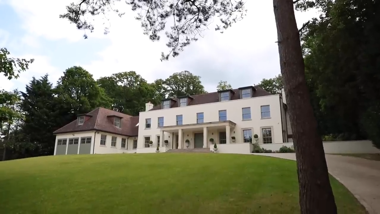 Inside a £4.15 million mansion in Buckinghamshire