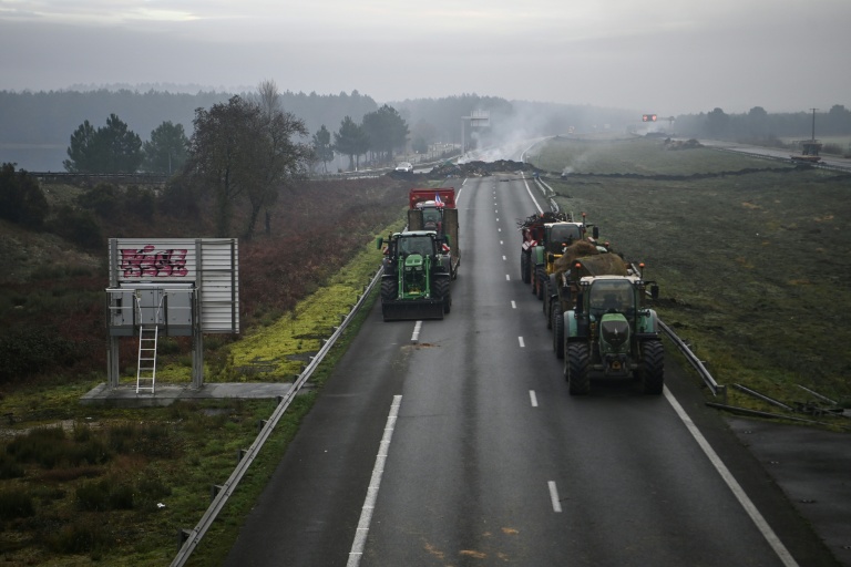 Colère agricole : levée du barrage sur l'A63 près de Bordeaux