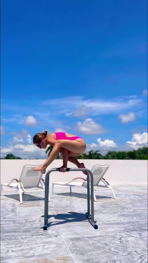 How to yoga crow pose & flying splits on parallel bars: strength ...