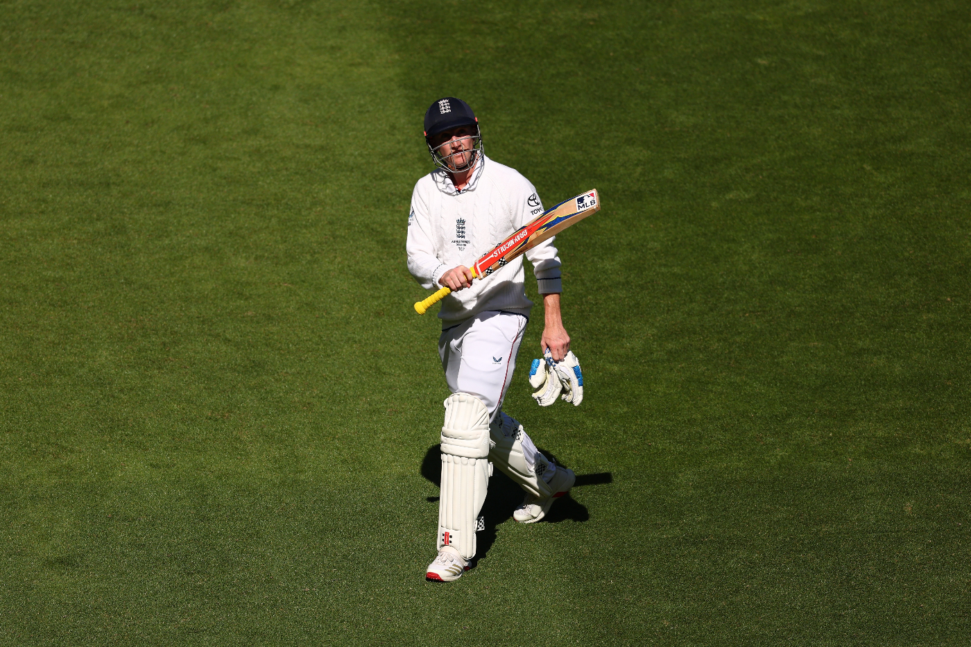 Brook transcends brain rot (briefly) to give England glimmer