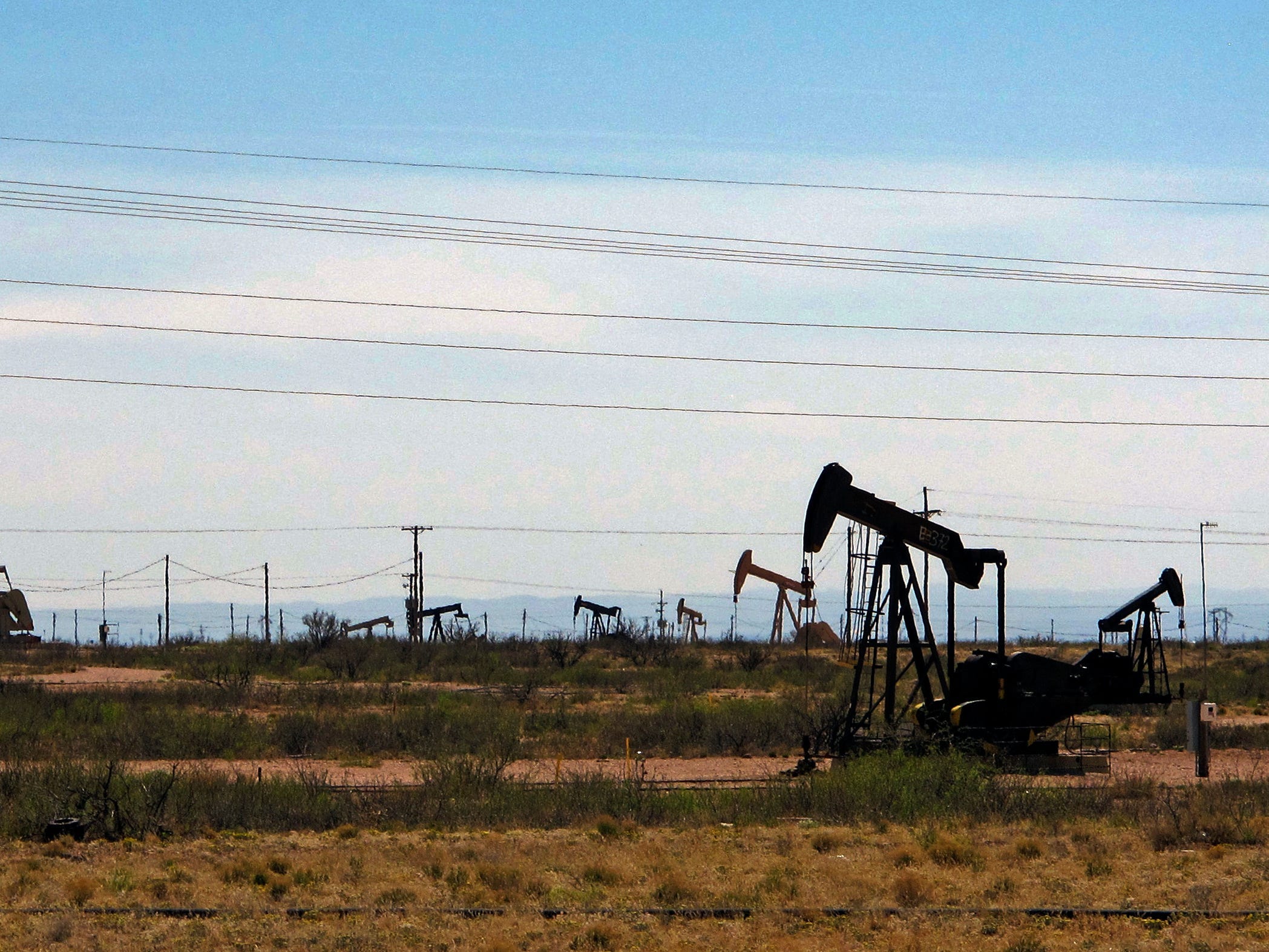 Commodities trades stung hedge funds this year. It's not stopping firms ...