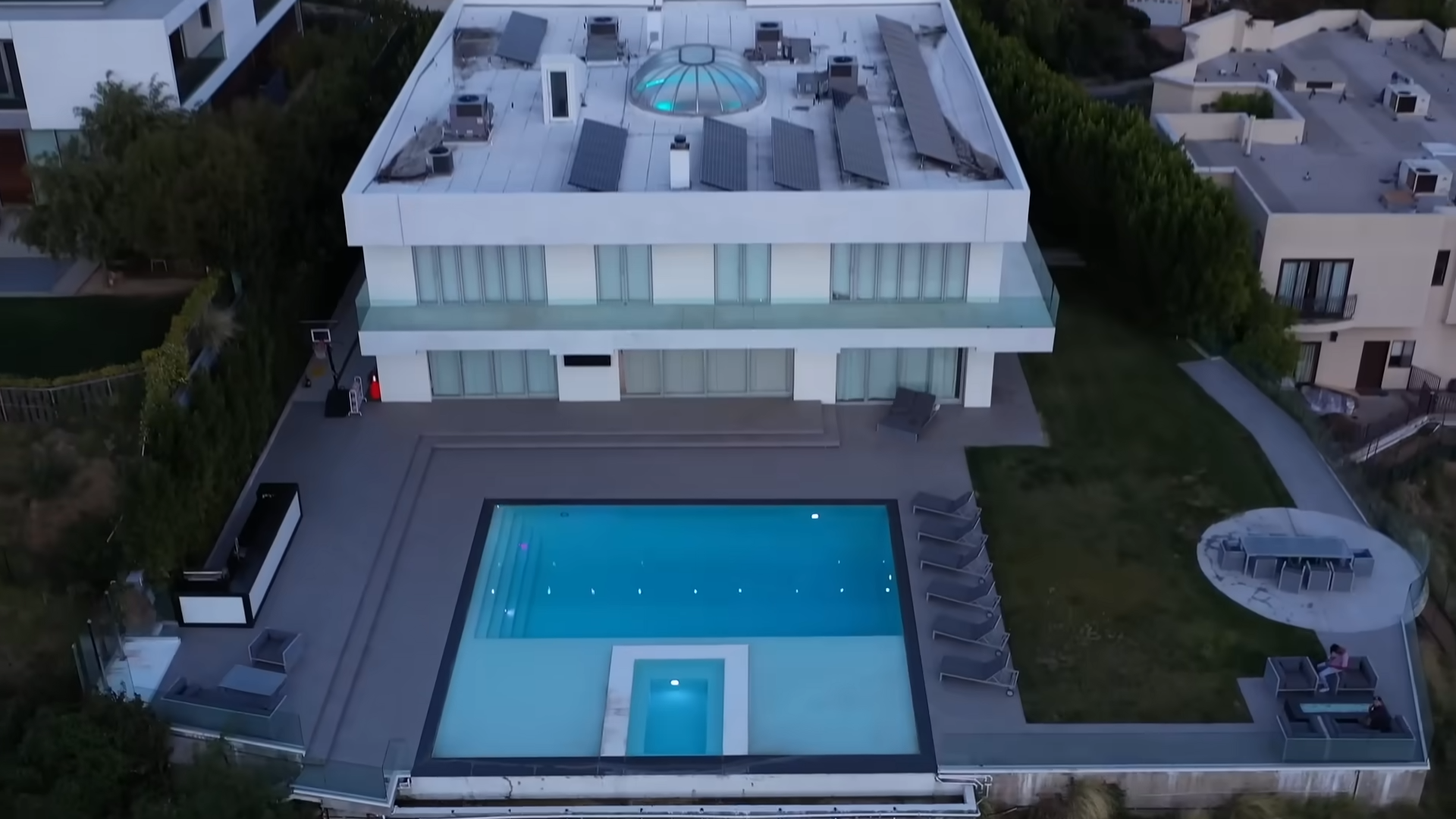 I upgraded a $1,000,000 pool with insane features