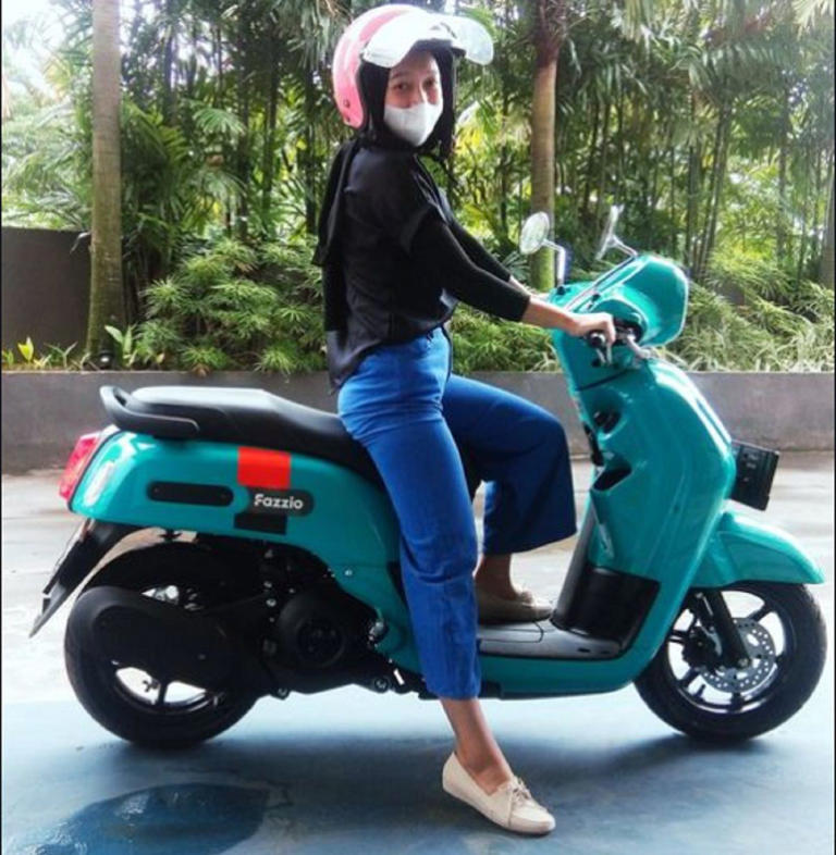 Pilih Honda Scoopy atau Yamaha Grand Filano? Cek rekomendasi motor ibu ...