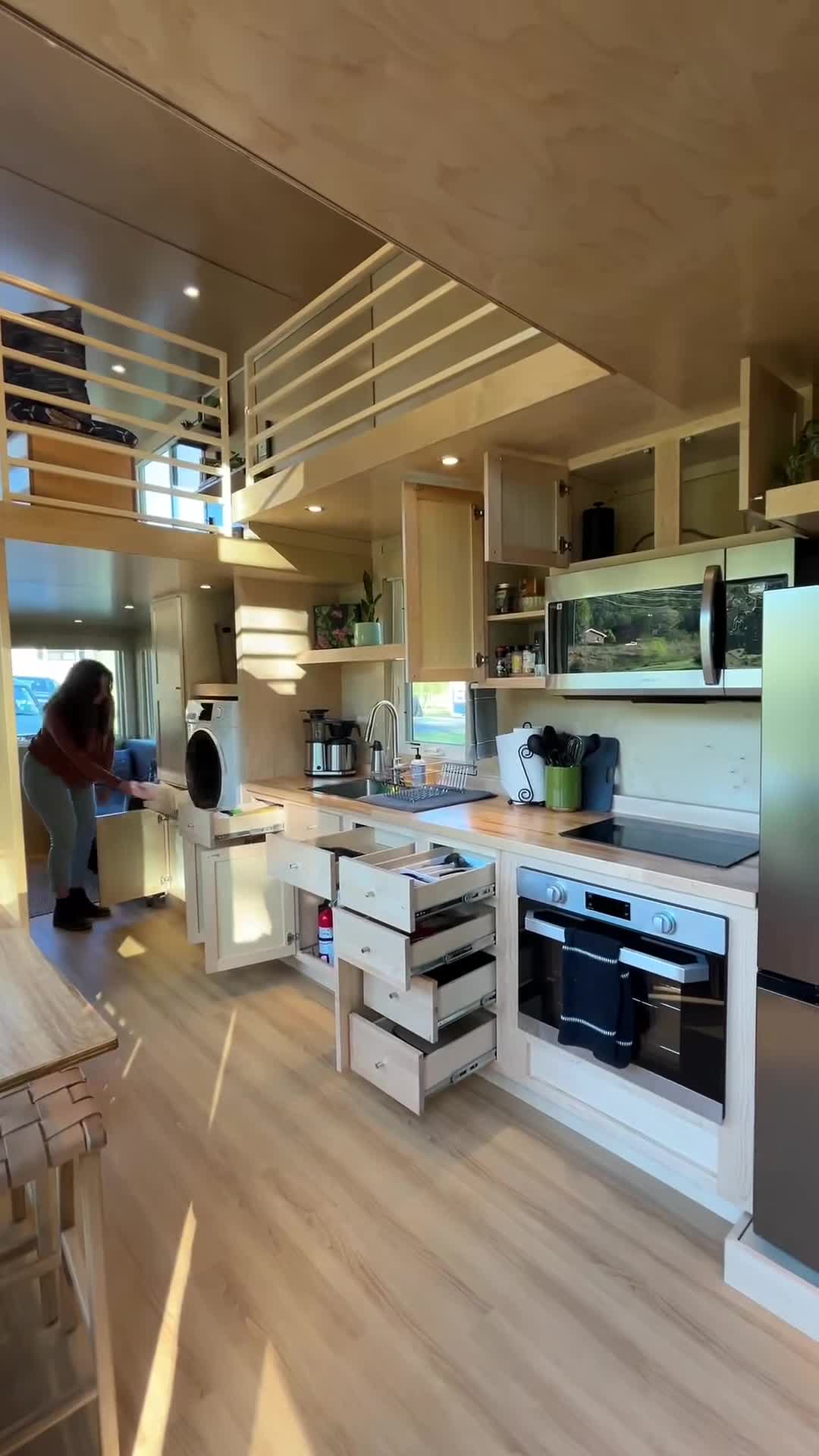 Discover small space magic in the Andromeda 🏡