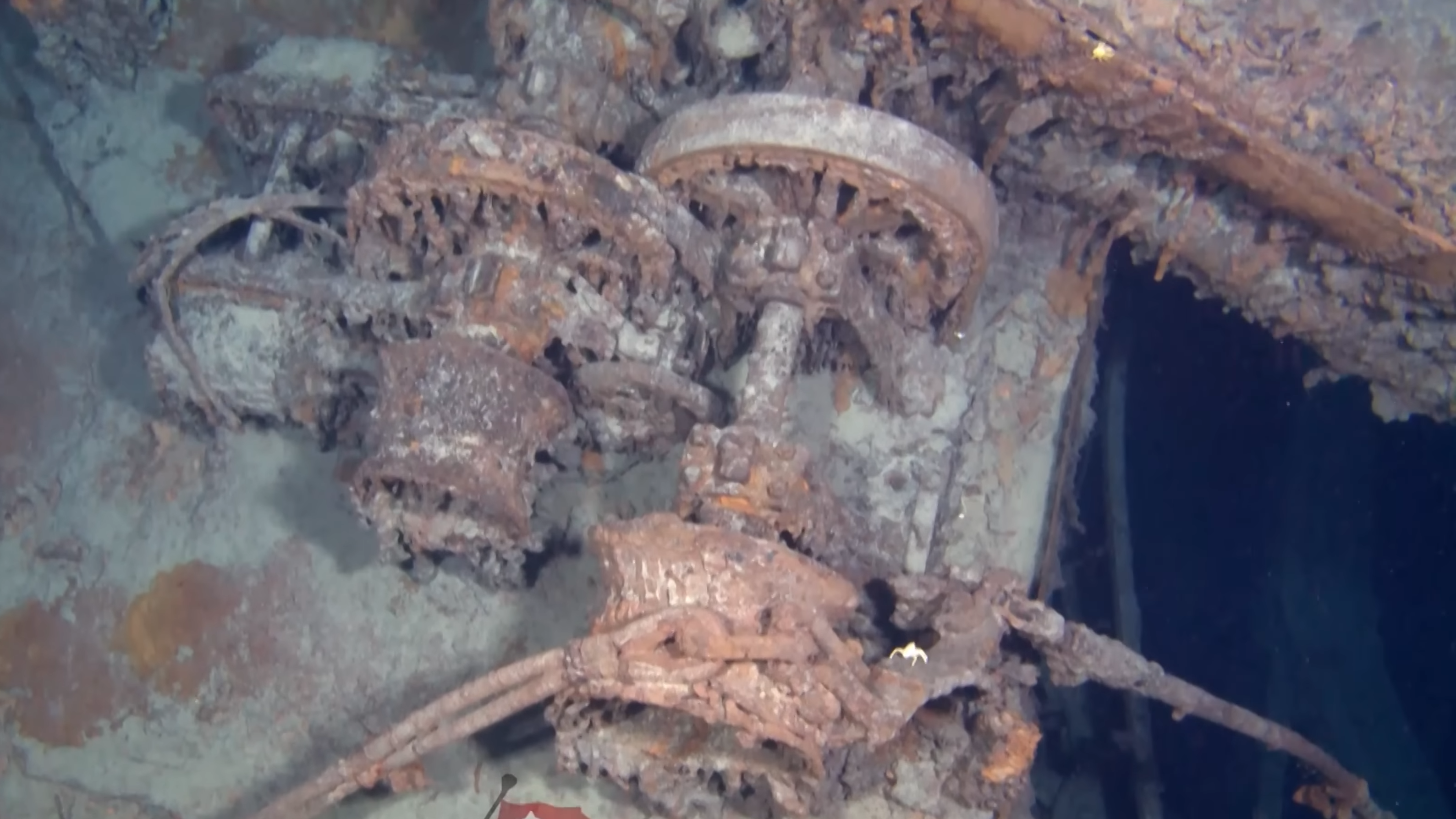 Titanic Wreck Revealed Rare Footage of the Bow and Engines