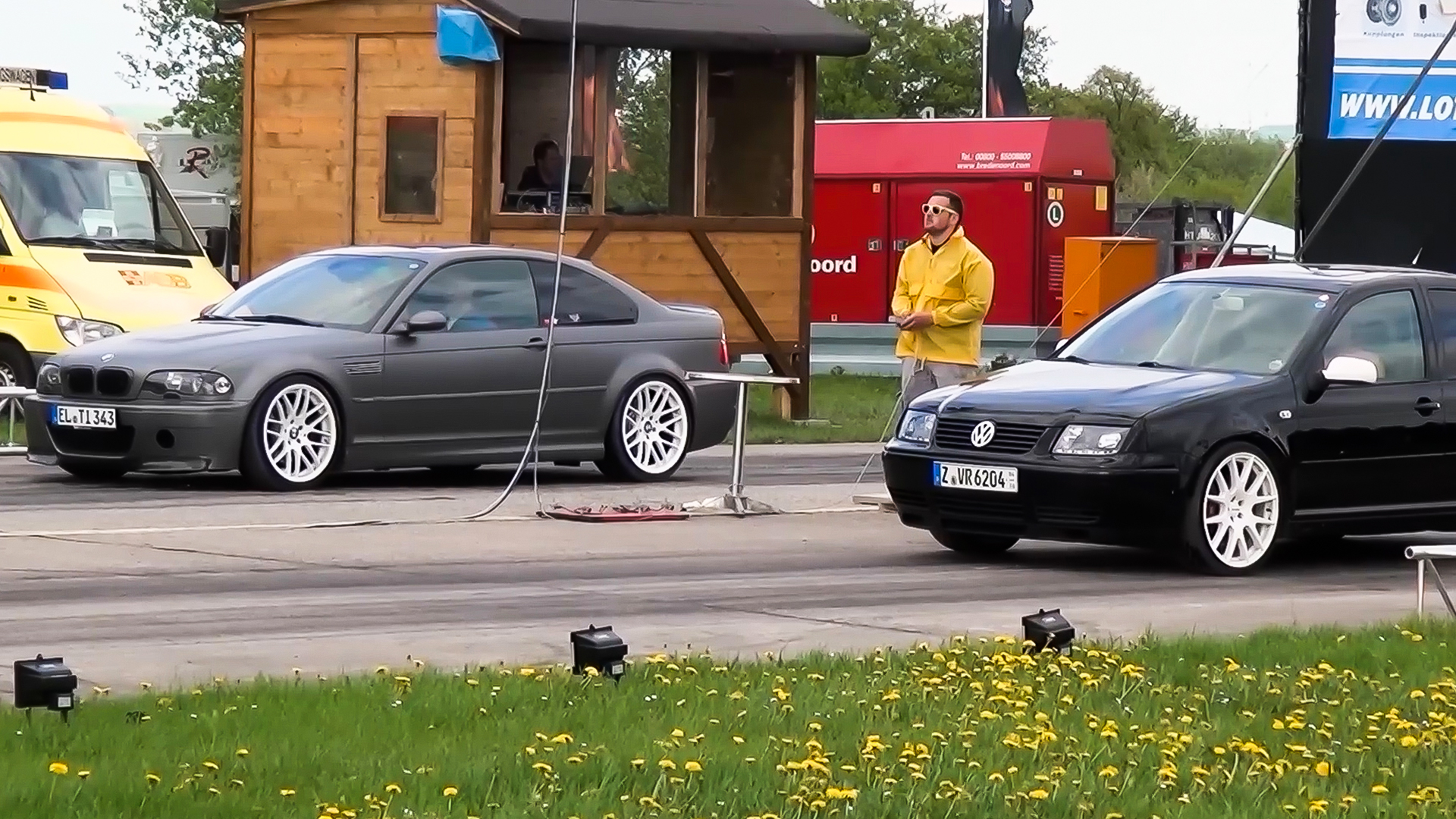 BMW M3 CSL faces VW Bora VR6 in drag race