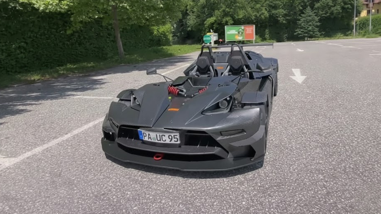 Ferrari and GTR wild driving session