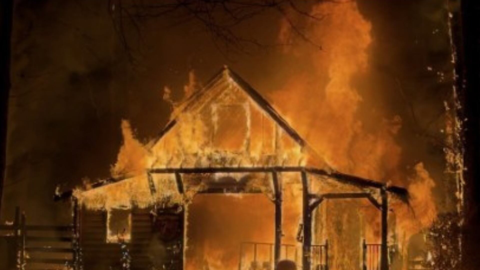 Crews tackle barn fire in Cherokee County