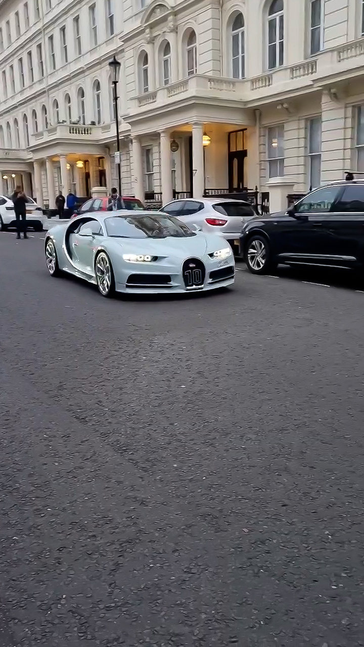Luxury on the move with a Dubai Bugatti
