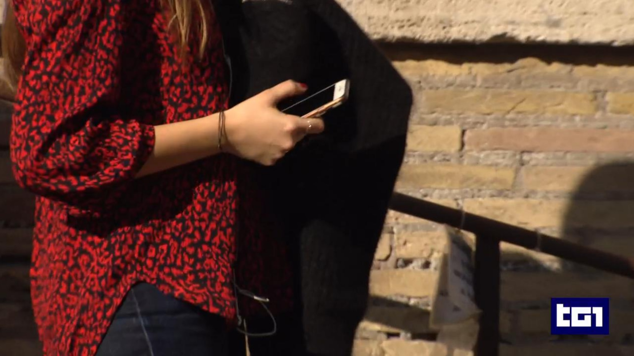 Arrestato nel Pavese un minore che perseguitava la ex fidanzata