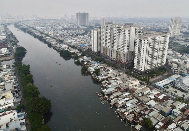 TP.HCM tính bồi thường hơn 156.000 tỉ đồng di dời 20.000 nhà ven kênh ...