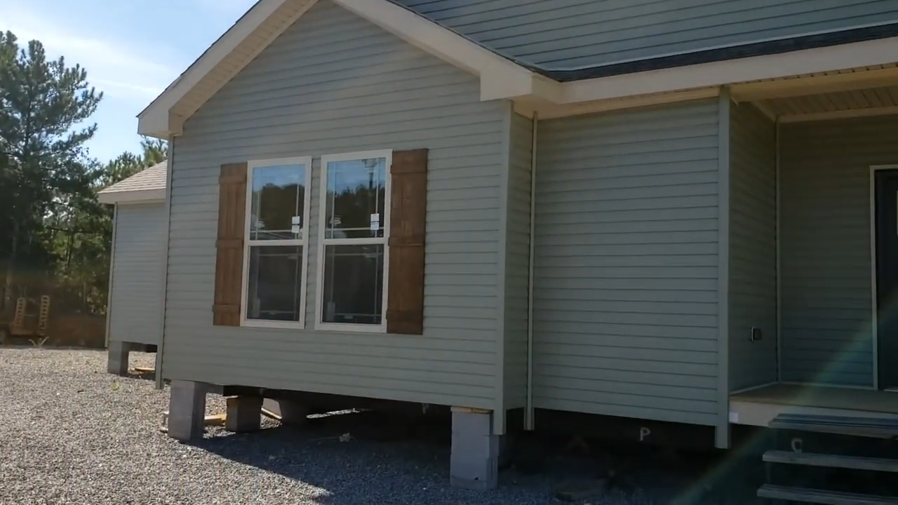 Insane mobile home! 'Klasse' by Deer Valley Homebuilders is a top-of ...