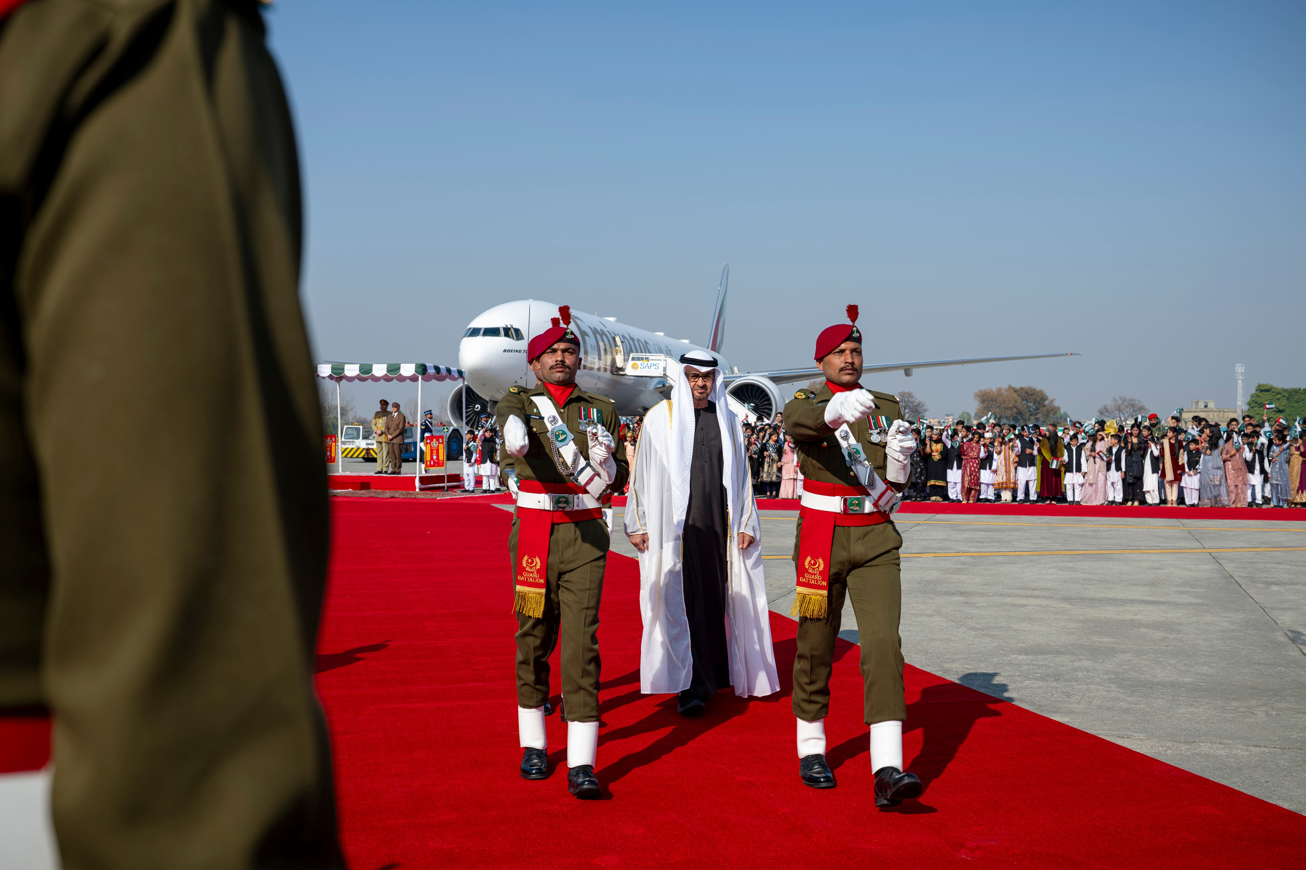 President Sheikh Mohamed holds talks with Pakistan PM Shehbaz Sharif on ...
