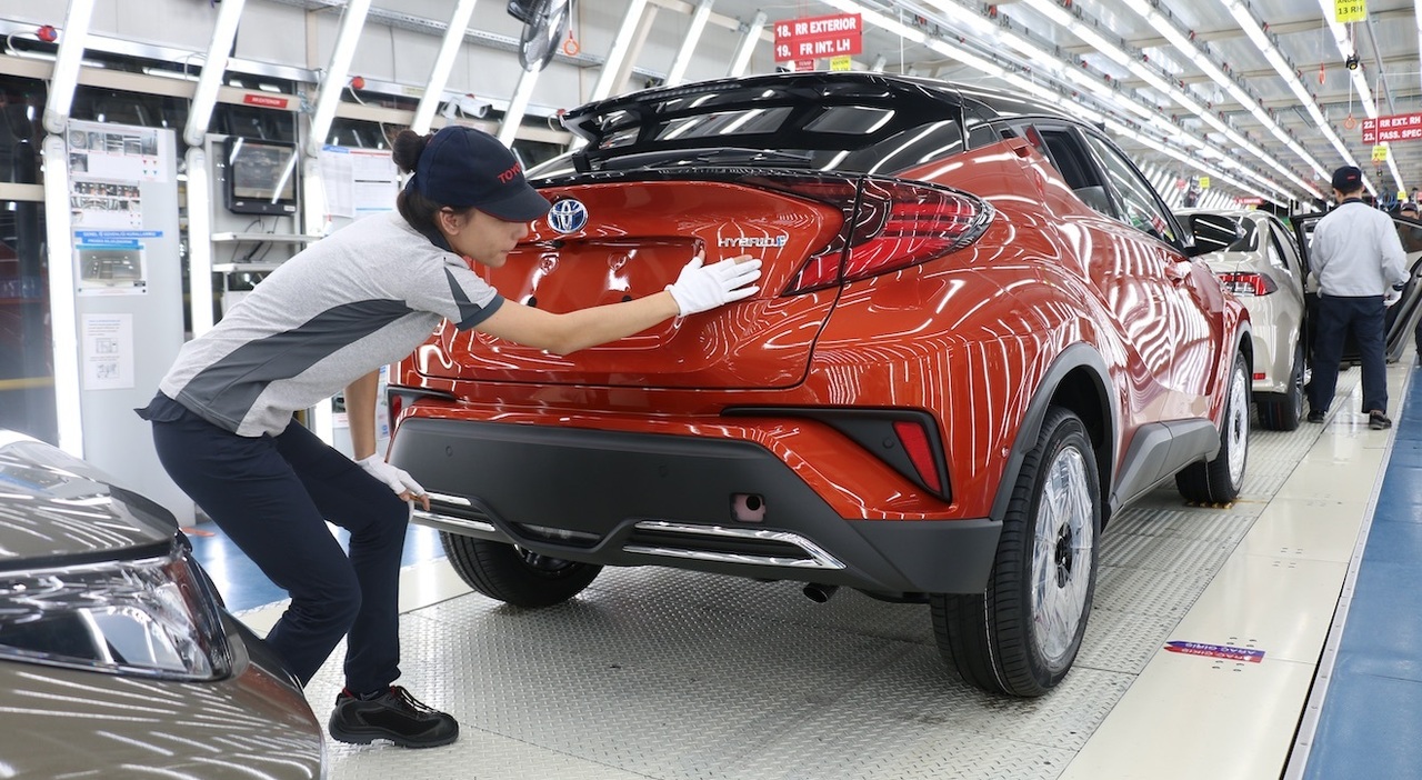 Toyota, frenano sia produzione (-5,5%) che vendite (-2,2%) a novembre a ...