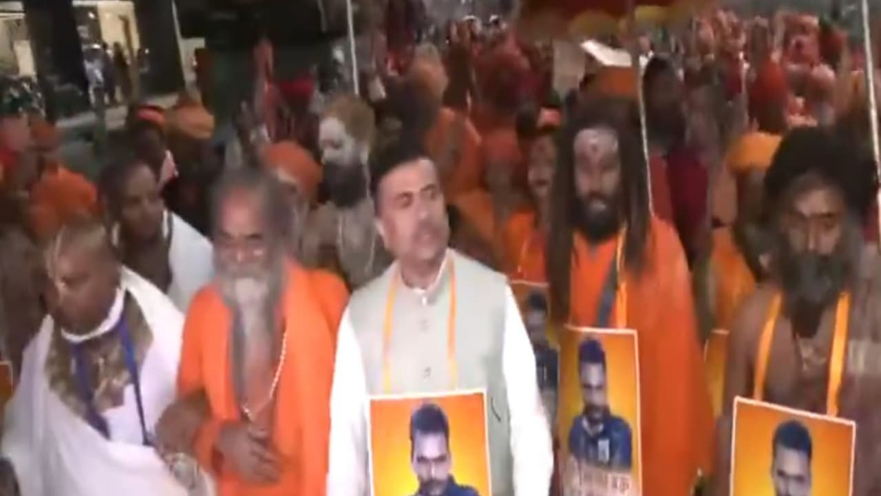 Hindu groups protest at Bangladesh mission over atrocities on minorities