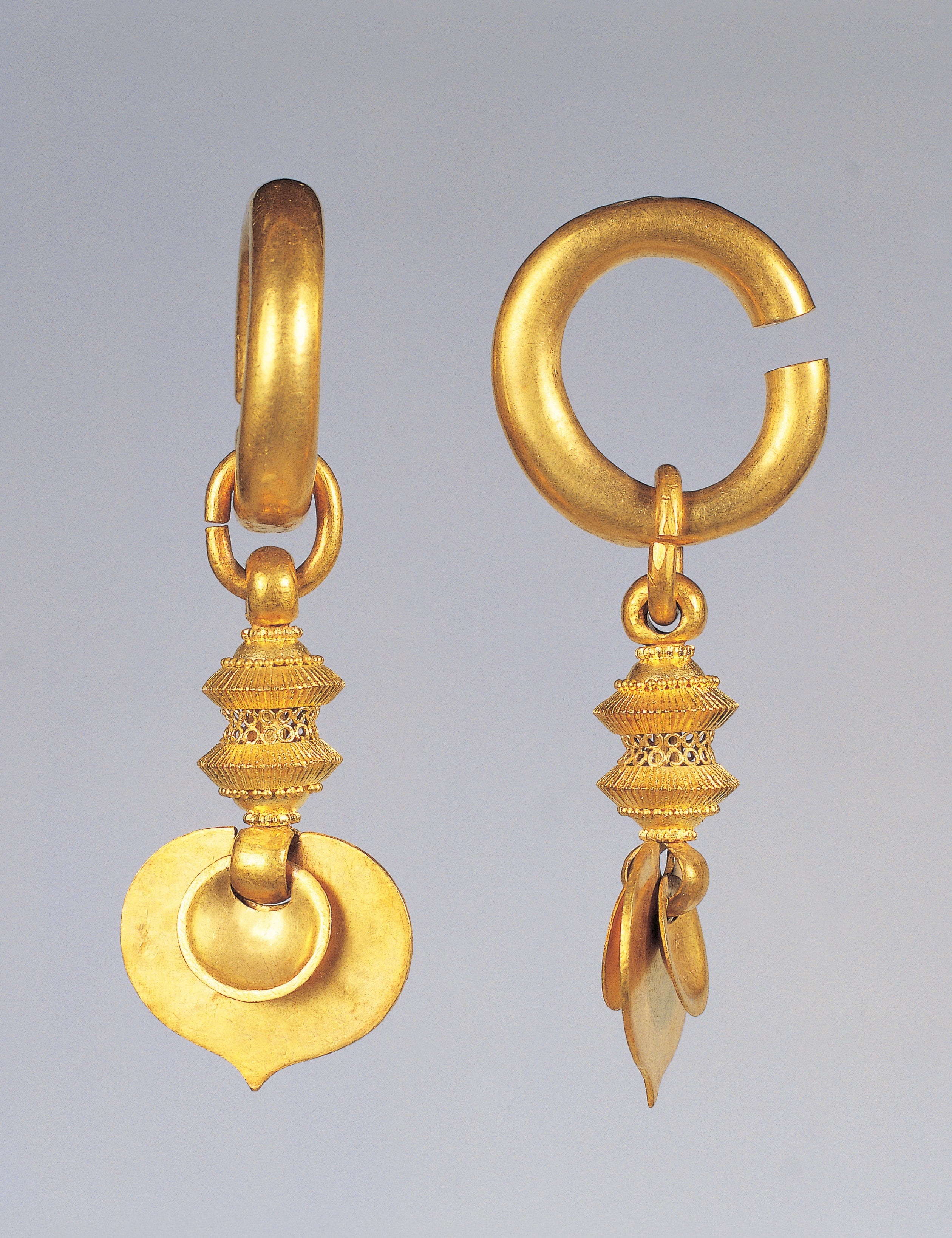 Silla gold crowns and earrings highlight power, prestige at Gyeongju Museum