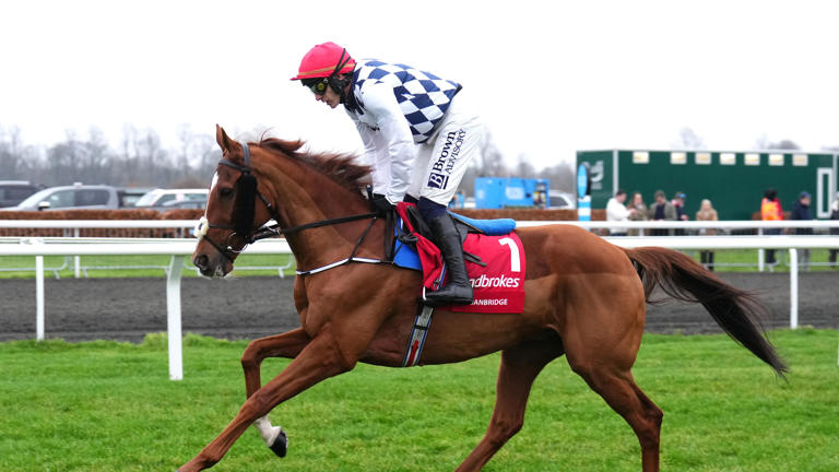 Banbridge goes down fighting in defence of King George crown