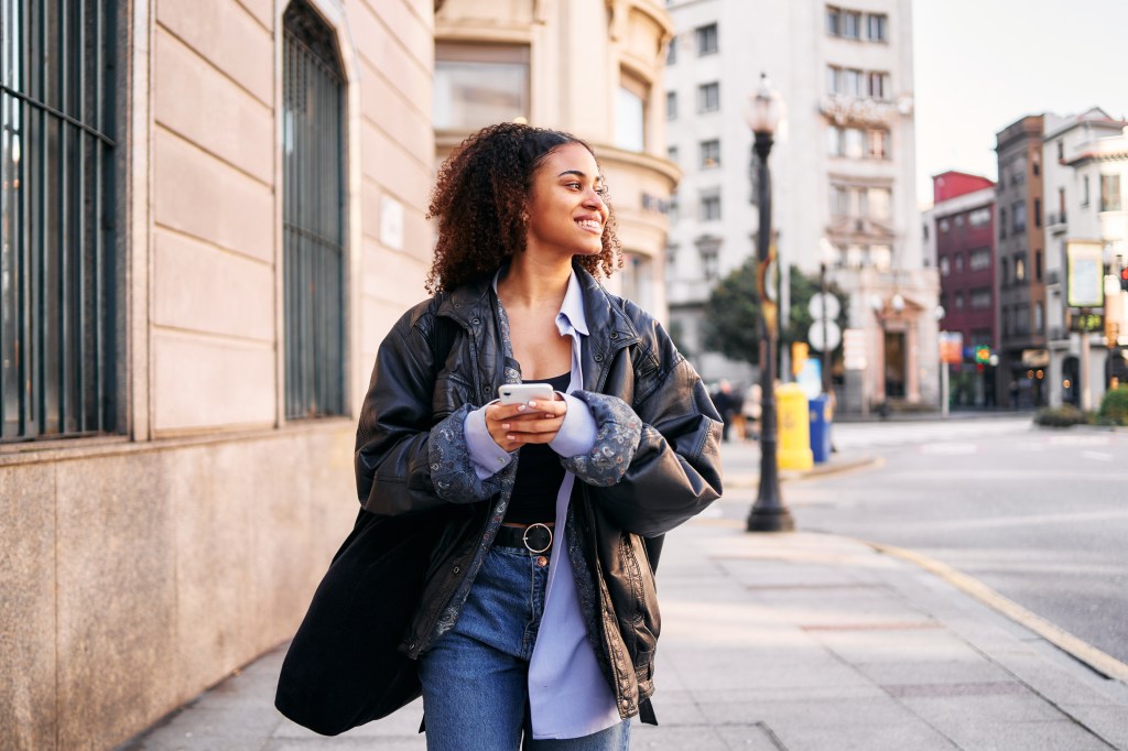 Researchers reveal if one long walk or many short ones is healthier