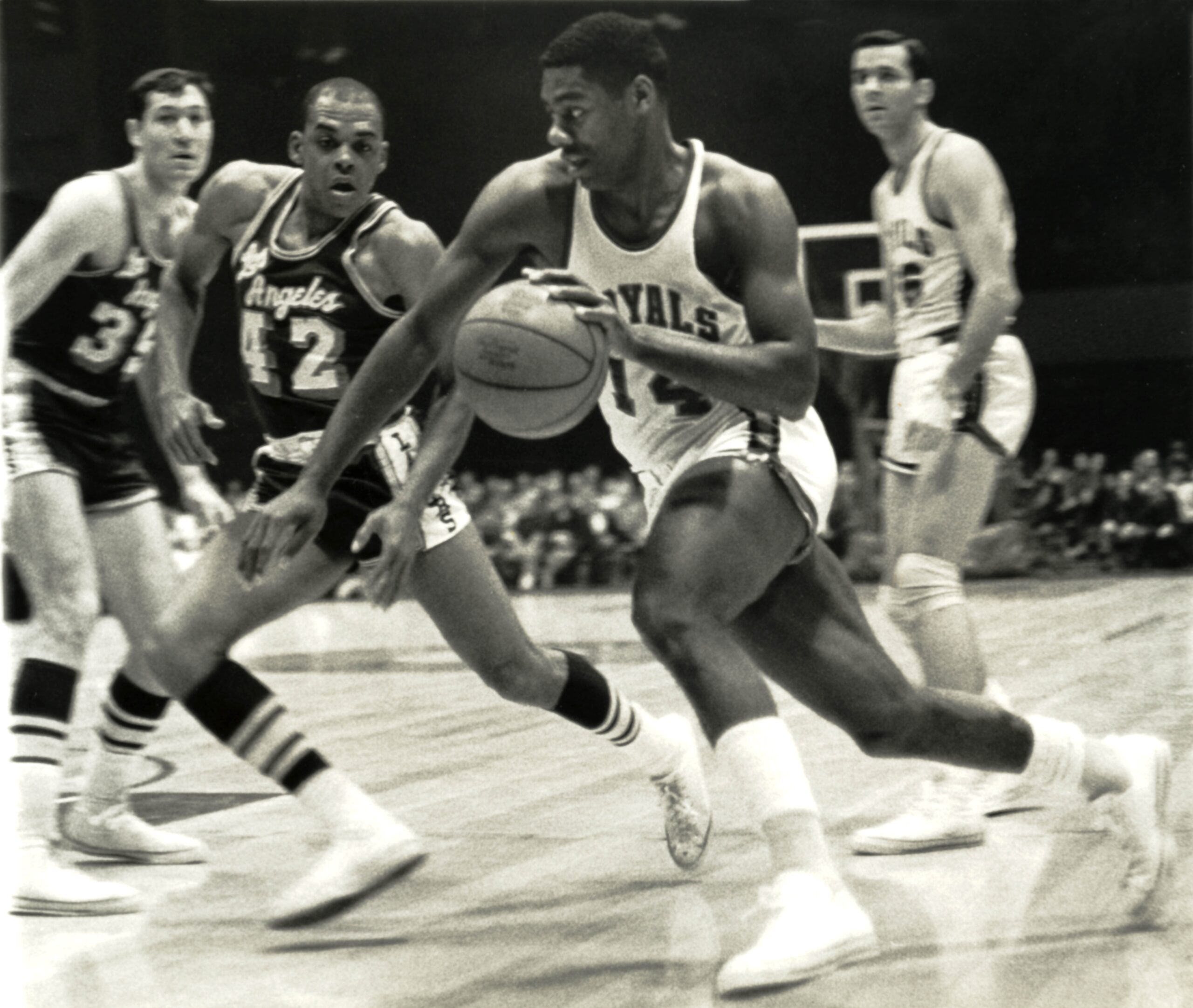 NBA: Players that has most consecutive games with 20-plus points