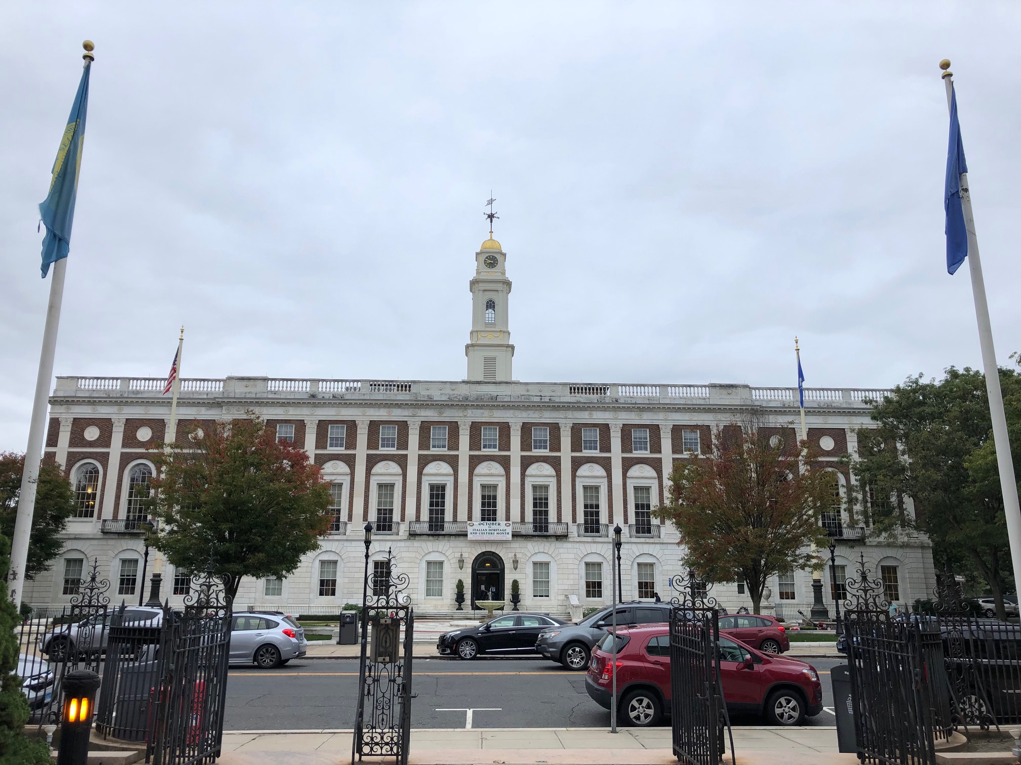 Waterbury crews work to repair water main break on Oakville Avenue