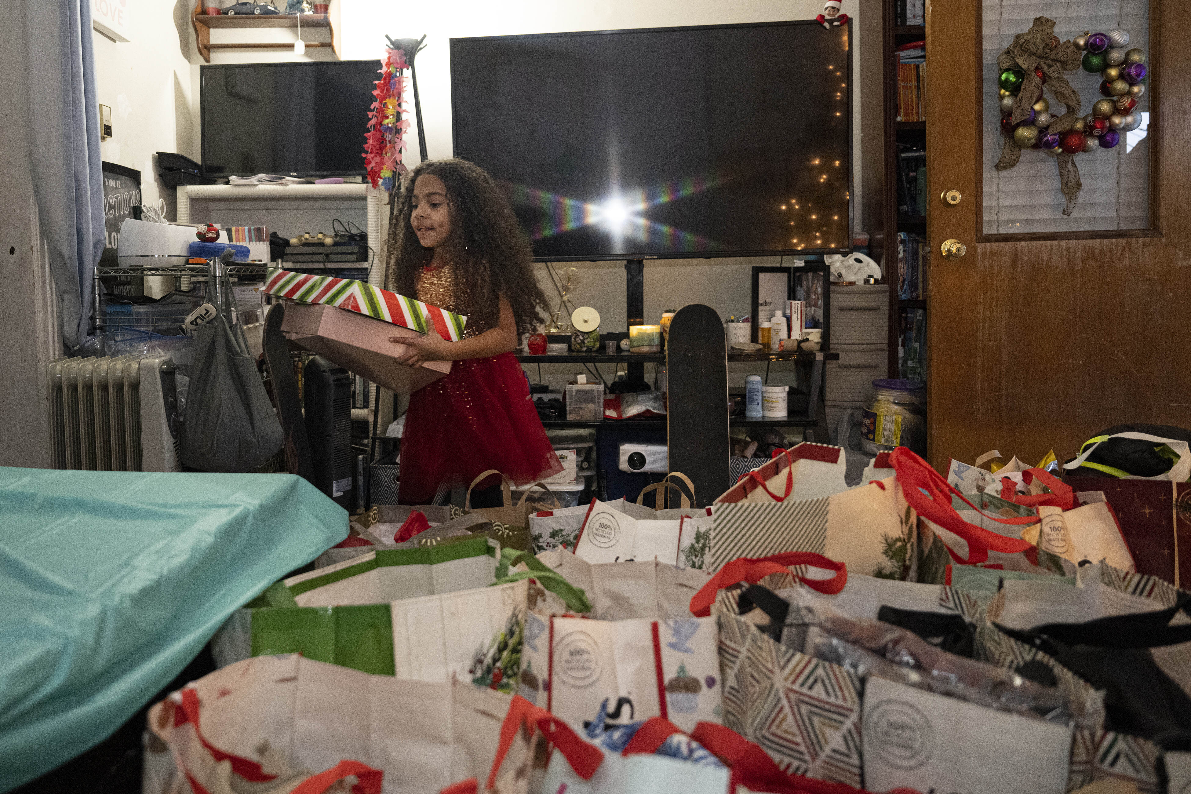 Local pro athletes bring Christmas surprise to Chester County family