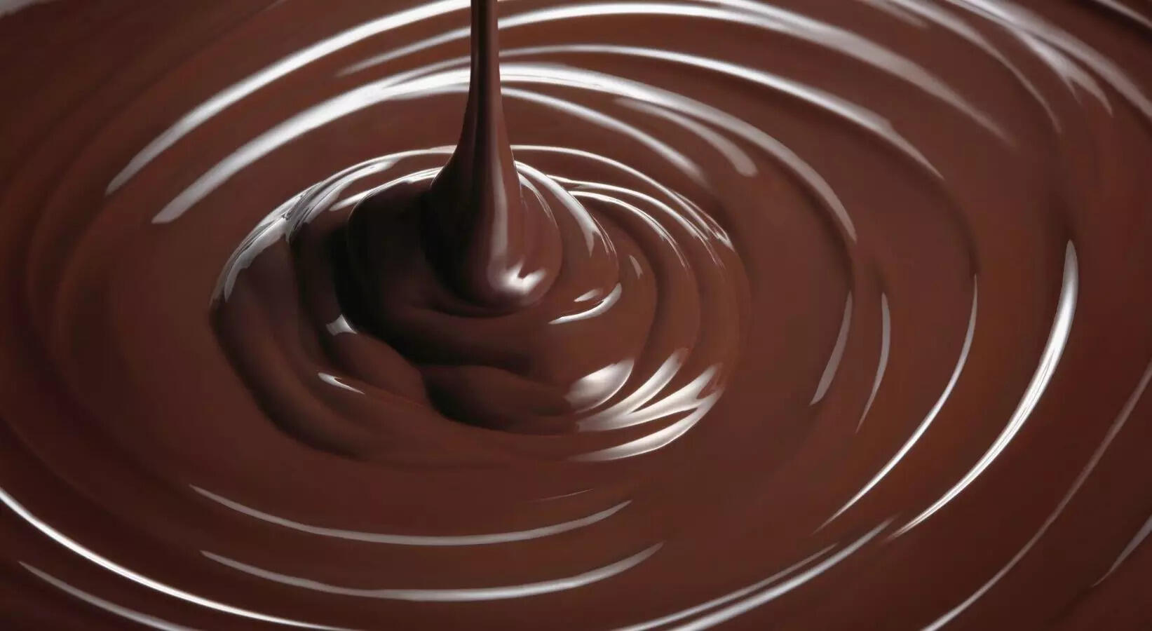 Dark chocolate benefits for men for boosting mood, focus and circulation