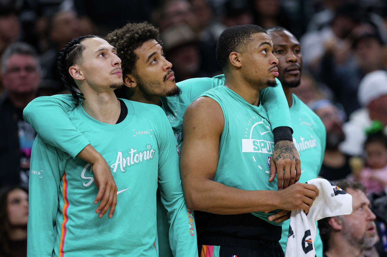 Music part of Spurs' strong team chemistry, good vibes