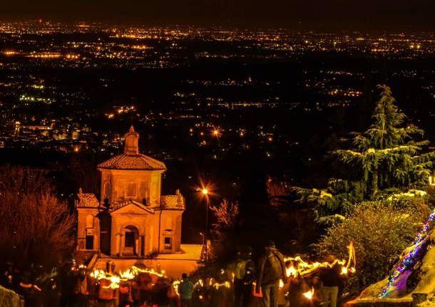 Fiaccolata di fine anno al Sacro Monte di Varese: quando, orari e ...