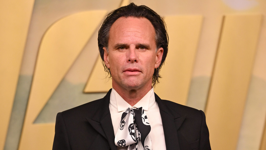 Walton Goggins responds to fans comparing him to the Grinch