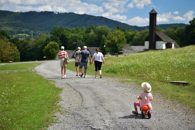 A pause at Happy Hollow: How a Kentucky bourbon icon is hitting reset ...