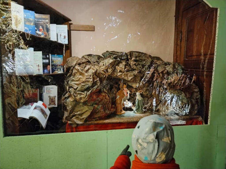 A Zignago un presepe che interroga: “Quale luce scegliamo di seguire?”