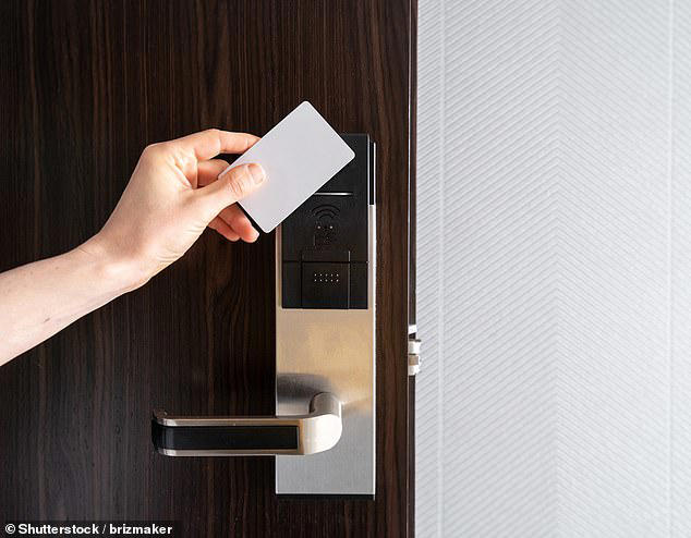 Avid traveler shares easy hotel hack that saves her hundreds of dollars ...