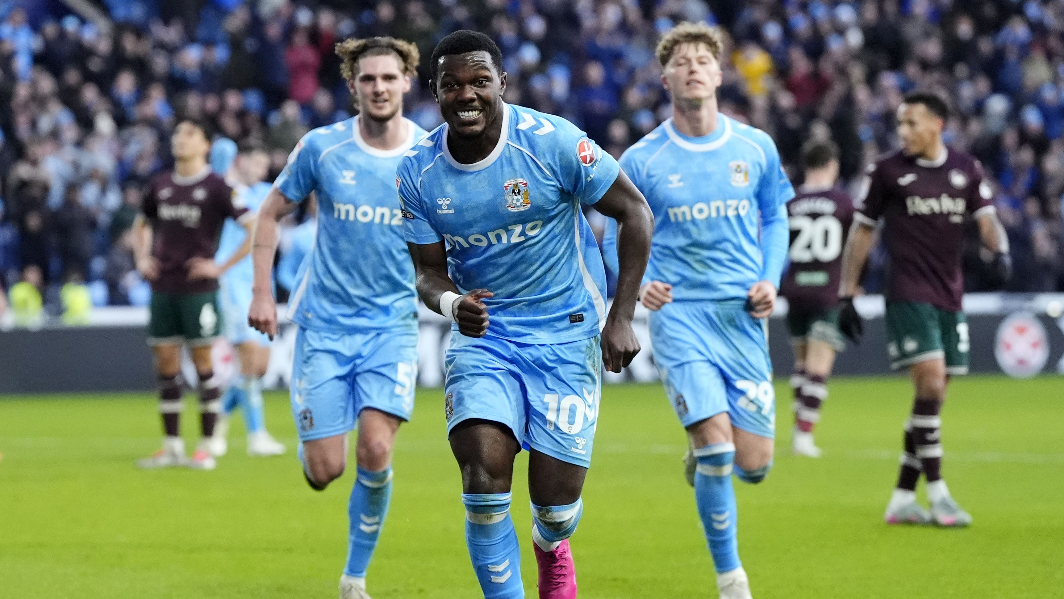 Ephron Mason-Clark keeps Coventry out in front with narrow win over Swansea