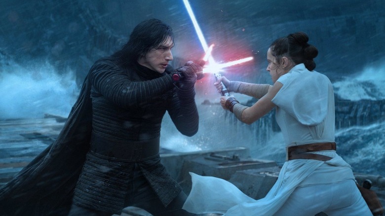 Star Wars fan shows how dumb lightsaber fights would look in real life
