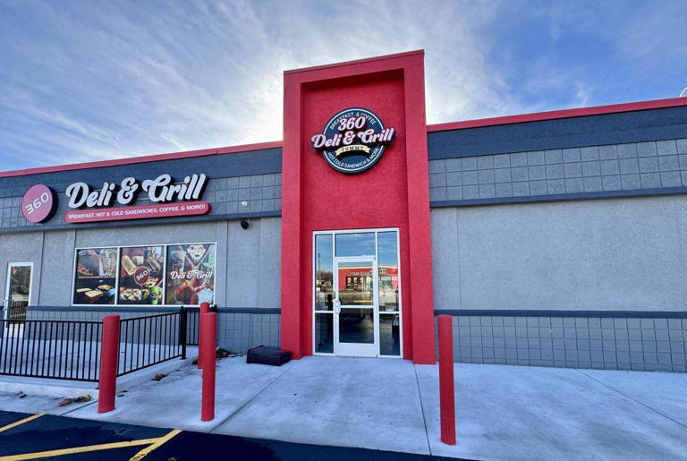 What happened to the 360 Deli & Grill at Kellogg and Greenwich?